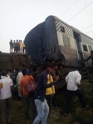 UP train derailment: 6 dead, ex-gratia announced, CRS inquiry ordered