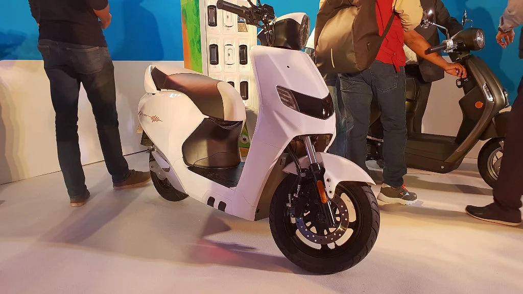 Twenty Two Kymco Launches Electric Scooter With Fast Charging Tech