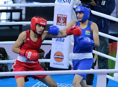Sonia enters pre-quarters of world boxing championship