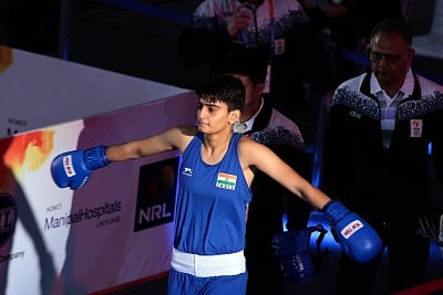 Sonia enters pre-quarters of world boxing championship