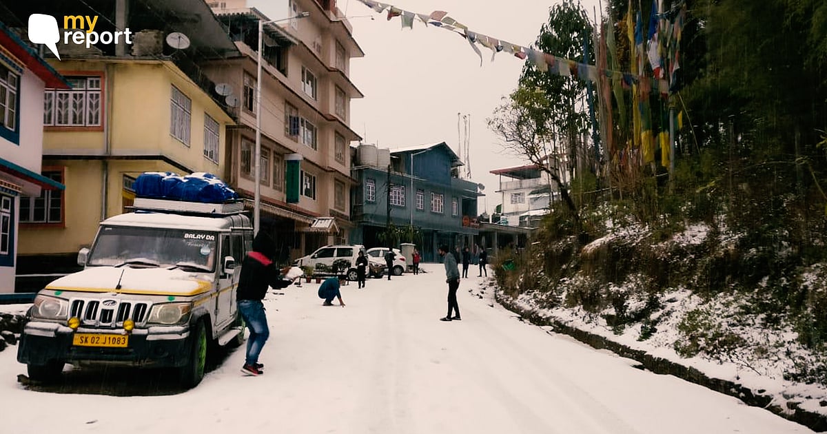 Today’s Weather: Snow in Darjeeling and Sikkim After 10 Years