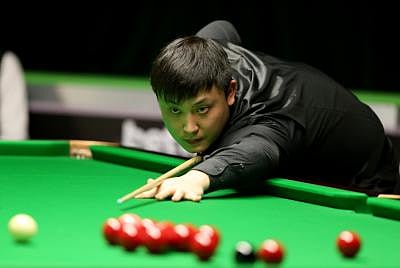 Two Chinese snooker players banned for match-fixing
