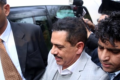 Robert Vadra at ED for 2nd day of questioning