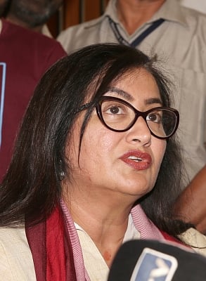 Sumalatha to contest as Independent from Mandya
