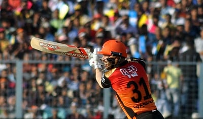 Warner makes roaring comeback as SRH post 181