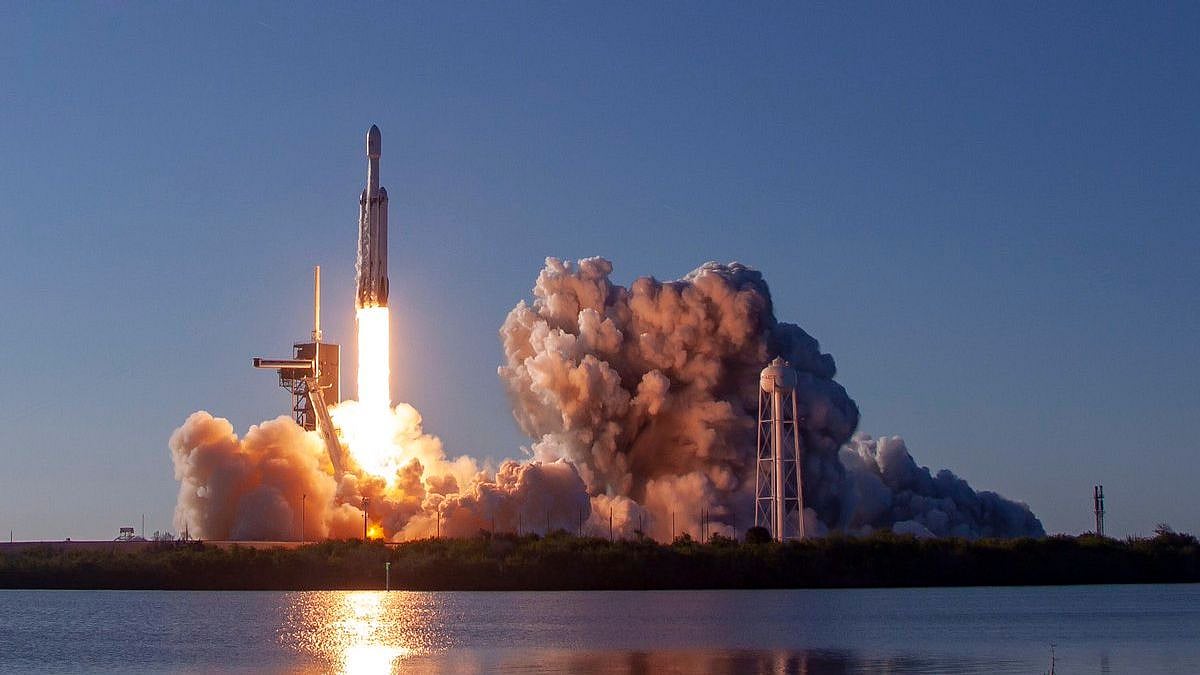 SpaceX’s Historic Feat: Launches Mega Rocket, Lands All 3 Boosters