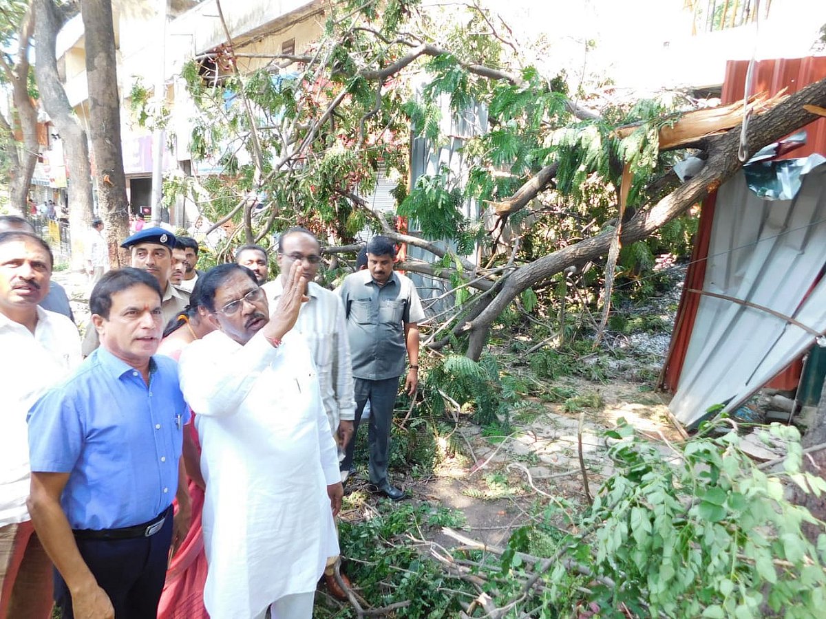Rain Storm Strikes Bangalore, Claims the Life of a Man