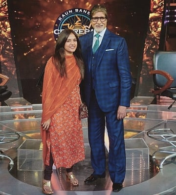Here's what goes behind Big B's elegant style on KBC