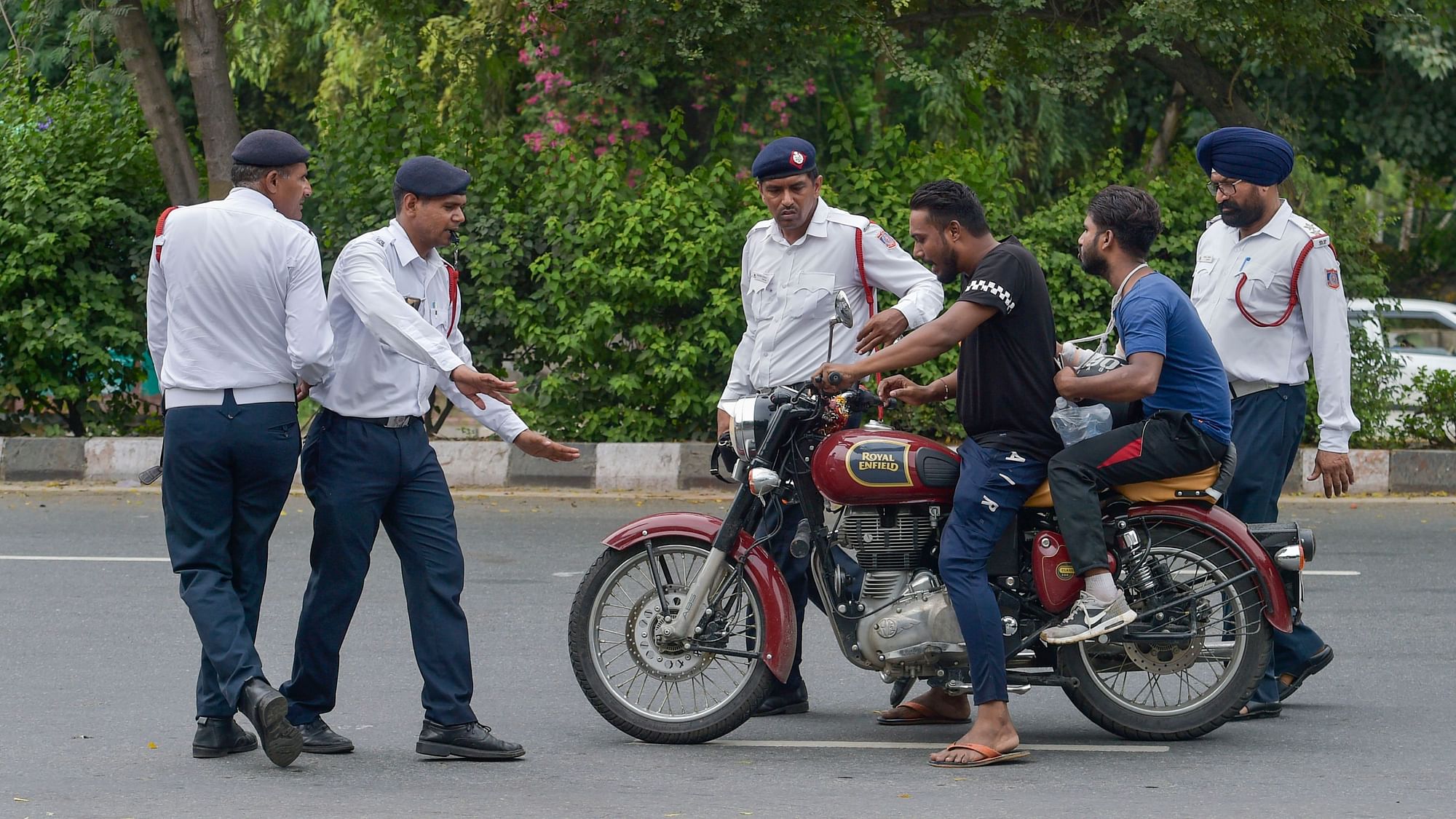 Got Fined For Breaking Traffic Rules Here s How You Can Pay Them Online got-fined-for-breaking-traffic-rules-here-s-how-you-can-pay-them-online