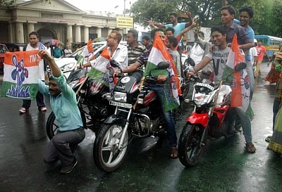 Bengal bypolls: Trinamool wins 1, leads in 2
