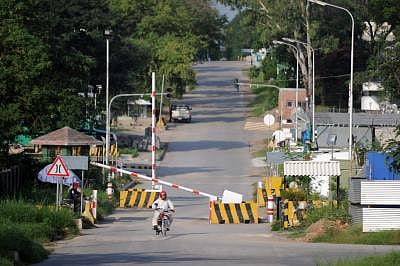 US Embassy in Pak introduces optional visa delivery service