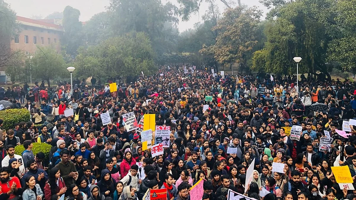 Thousands of DU Students Join JNU Protest, Boycott Classes