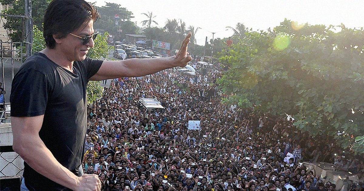 Shah Rukh Khan Has Asked Fans Not to Gather Outside Mannat to Celebrate ...