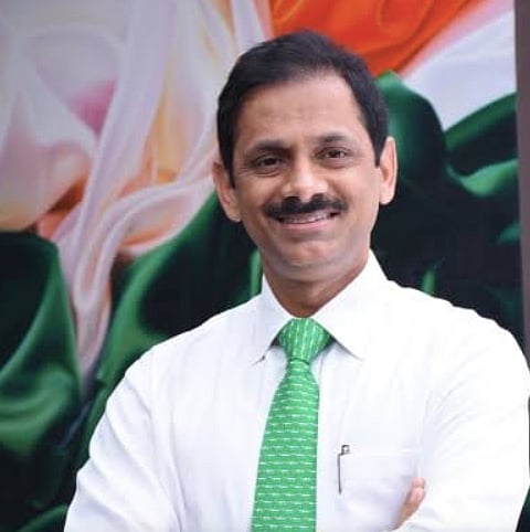 IDFC First bank MD and CEO Vaidyanathan gifts shares worth Rs 30 lakh ...