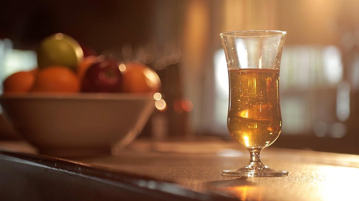 VIDEO: India's top bartender shows how to make an apple cinnamon mojito ...