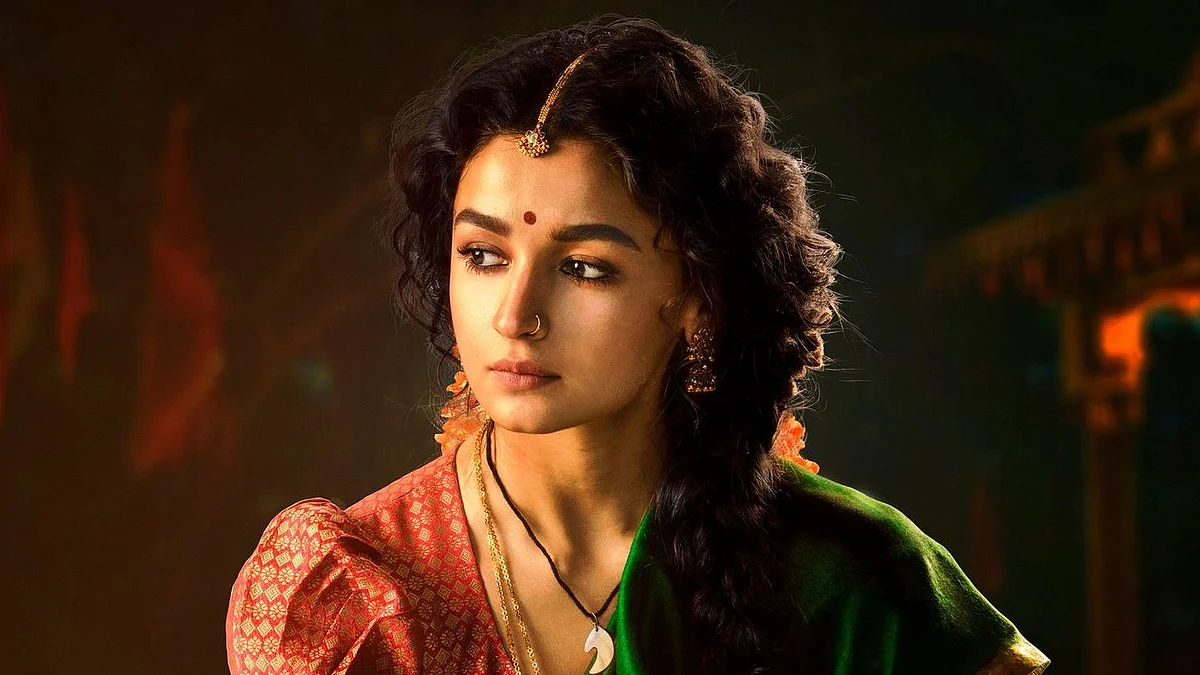 Alia Bhatt Birthday: First Look of Alia Bhatt as Sita From SS Rajamouli ...