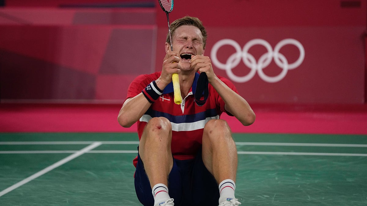 Tokyo Olympics 2020: Video Of Viktor Axelsen Gets Emotional After ...