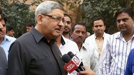 Senior Congress Leader Mukesh Goel Joins AAP in Delhi