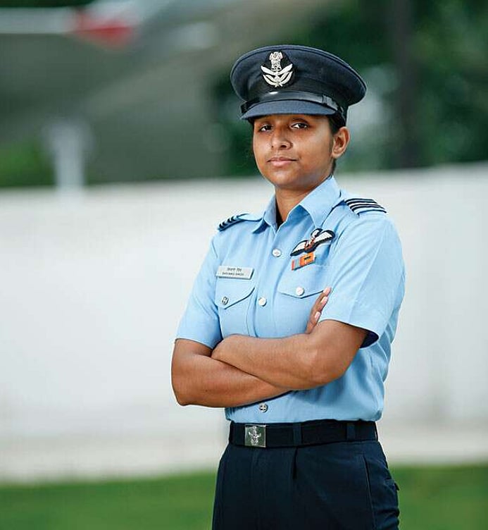 Meet Flight Lt Shivangi Singh, 1st Woman Rafale Pilot, Seen on IAF R ...