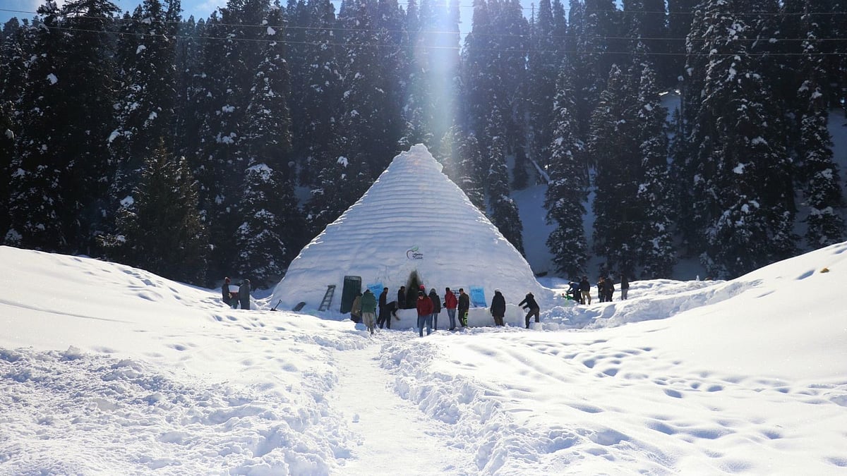 'World's Largest' Igloo Cafe Comes Up For Tourists In Kashmir's Gulmarg
