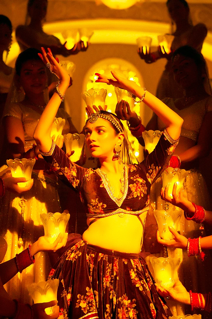 Hey Sinamika Movie Review: ‘Hey Sinamika’ is a Love Story That's Just ...