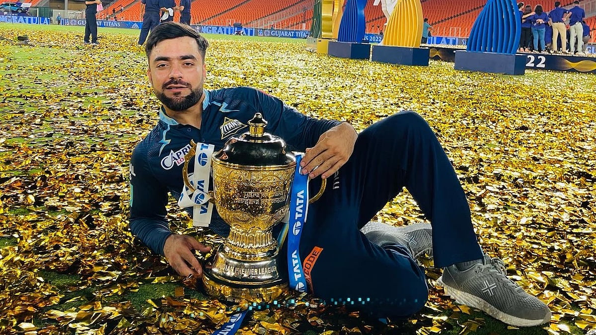 Gujarat Titan’s Rashid Khan Falls in Love With IPL 2022 Trophy