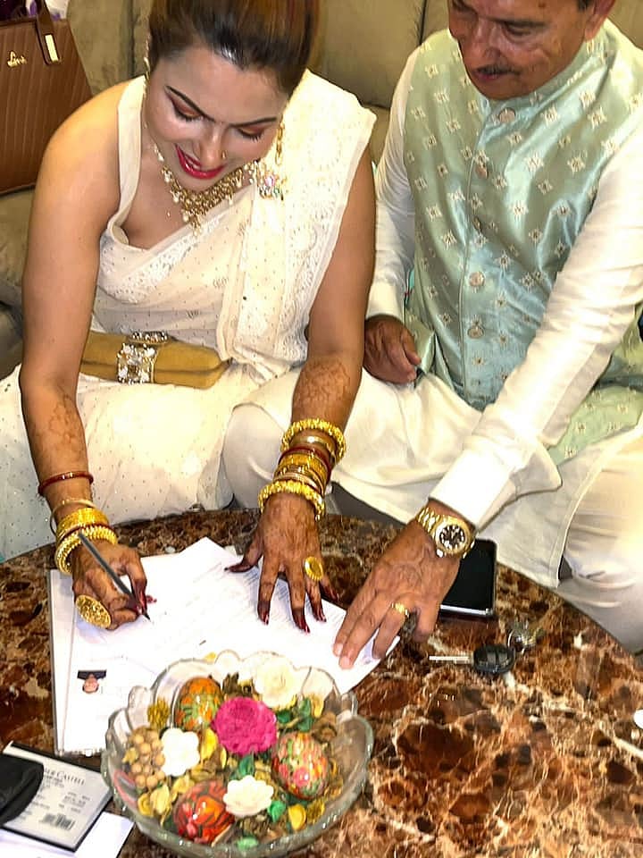 In Pictures: Former Cricketer Arun Lal Ties The Knot With Bulbul Saha