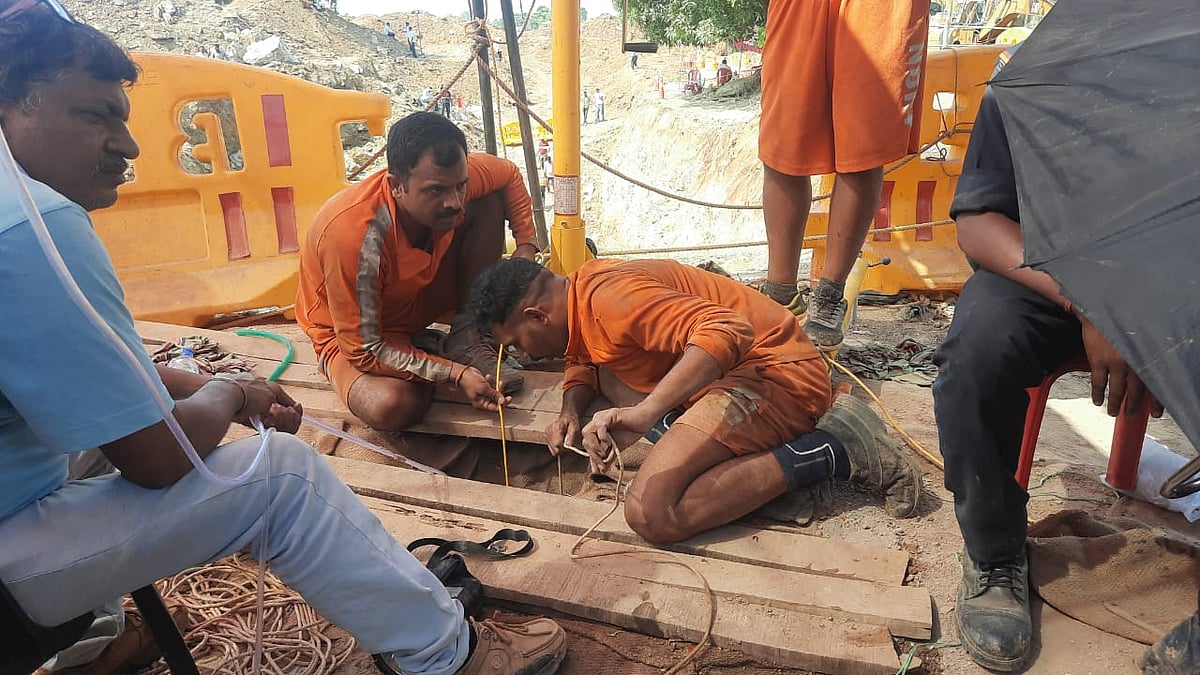 Chhattisgarh Boy Falls Into Borewell, Third Day of Rescue Operations ...