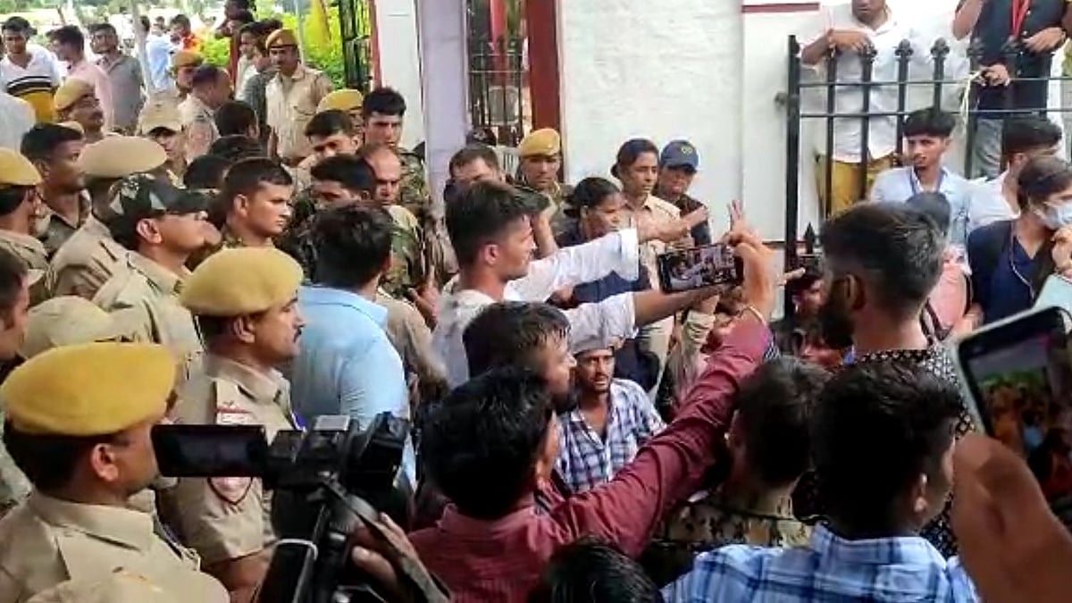 Police Lathicharge Students Gathered for a Student Election Rally in Jaipur