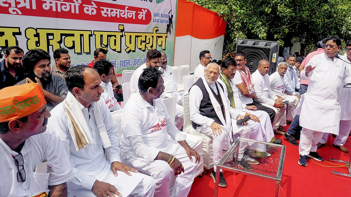 PM’s Brother Prahlad Modi Stages Dharna With Fair Price Shop Dealers ...