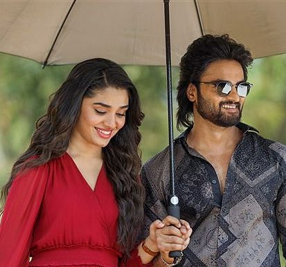 ‘Aa Ammayi Gurinchi Meeku Cheppali’ Movie Review : Sudheer Babu & Krithi Shetty Shine in This ...