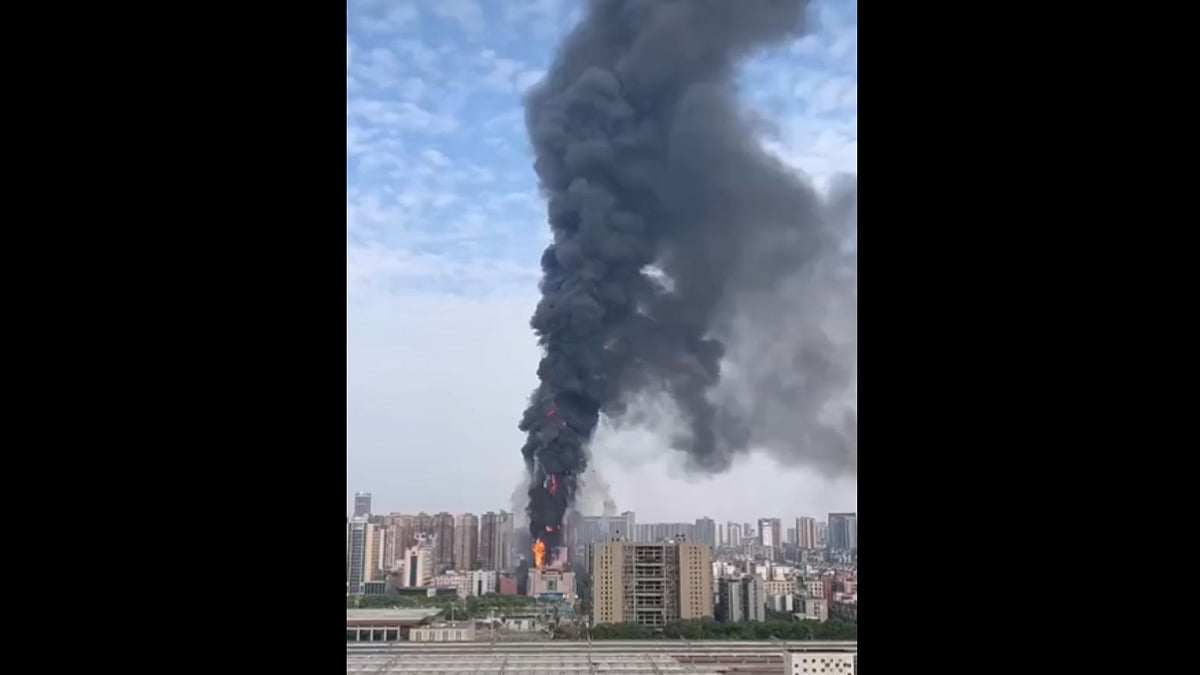 Massive Fire Breaks Out at Skyscraper in China’s Changsha City