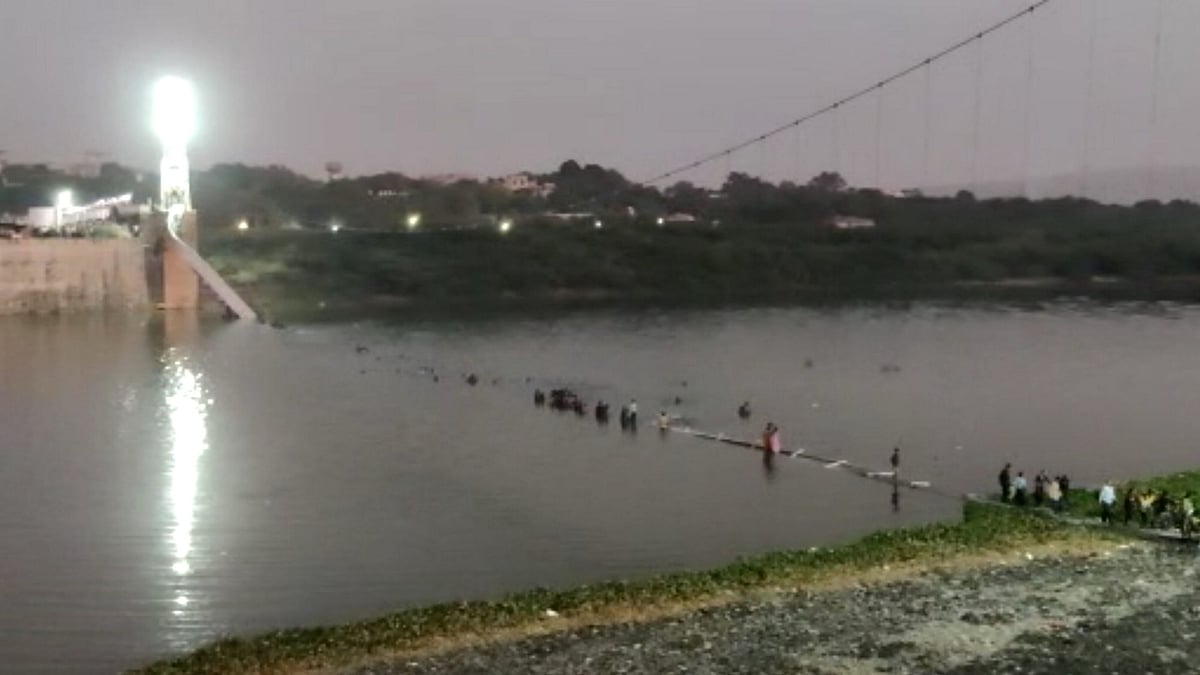 Morbi Bridge Collapse: Death Toll Rises to 132, Indian Army Conducts Rescue Ops
