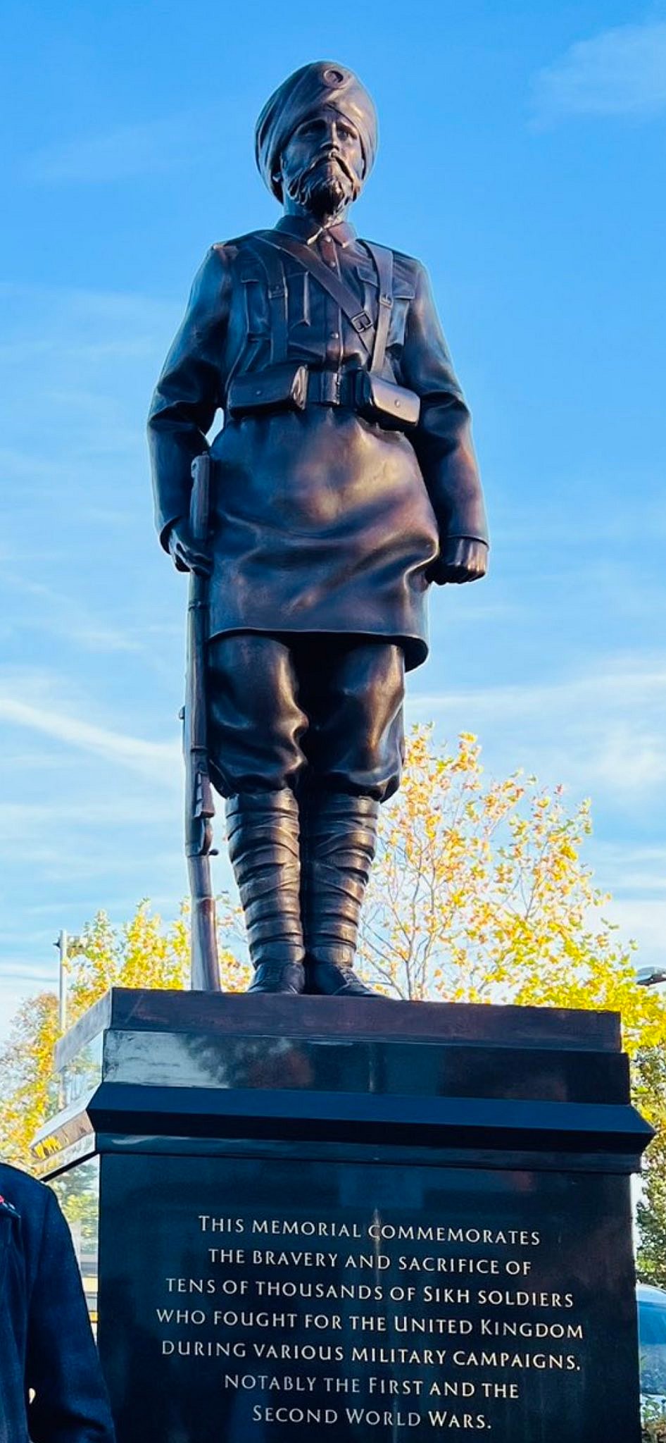 Statue of Sikh Soldier Unveiled in UK: A Look at Their Role in the ...