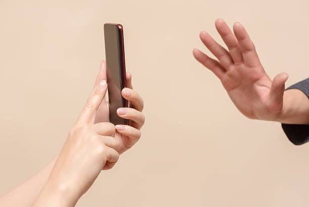 Constant Notifications Are Not Just Distracting, But Also Tax Your Brain