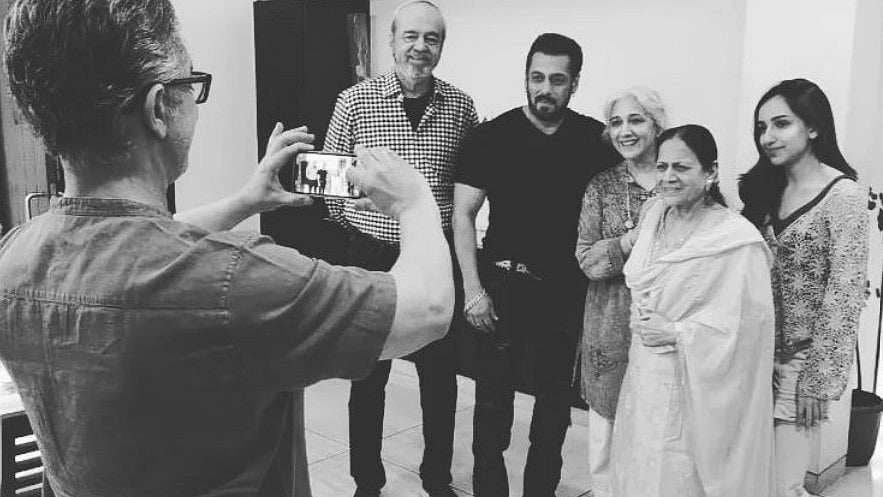 Aamir Khan Turns Photographer For Salman Khan; Sister Nikhat Hegde ...