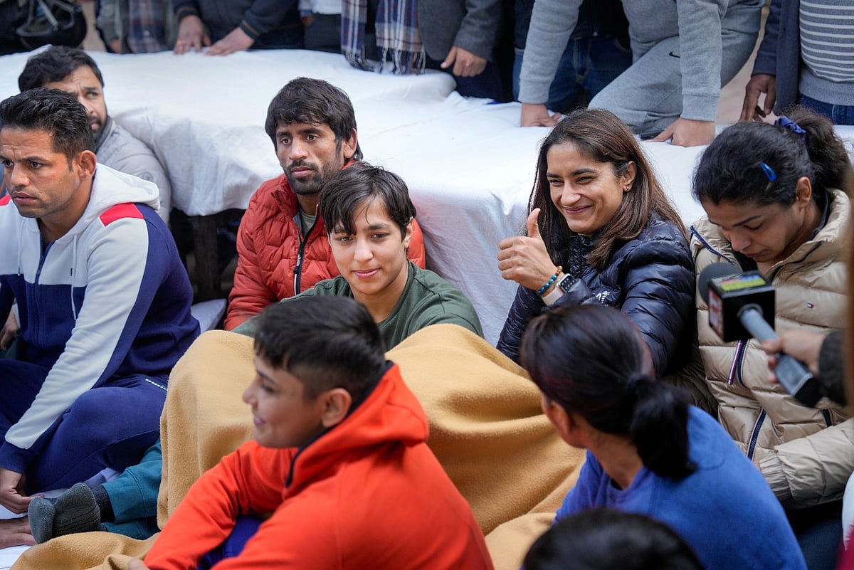 Indian Wrestlers Protest at Jantar Mantar Delhi Live Updates, WFI ...