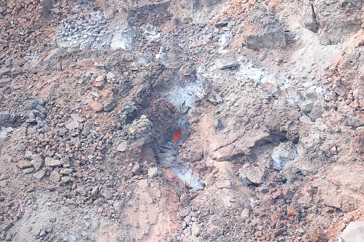 Video | ‘Ground Sinking, Houses Are Cracking Up’: People of Jharia Fear ...