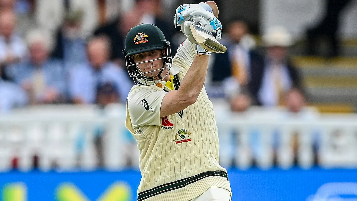 Ashes 2nd Test Smith Unbeaten As Australia Build Big Score On Opening Day ashes-2nd-test-smith-unbeaten-as-australia-build-big-score-on-opening-day
