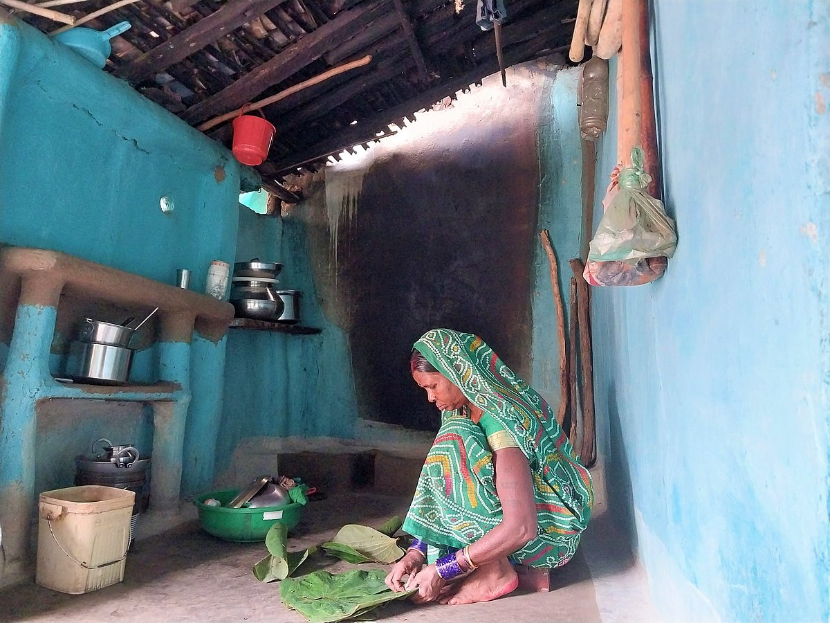 'When Rain Falls on My Leaf Hat': Forest Dweller on Growing Up With ...