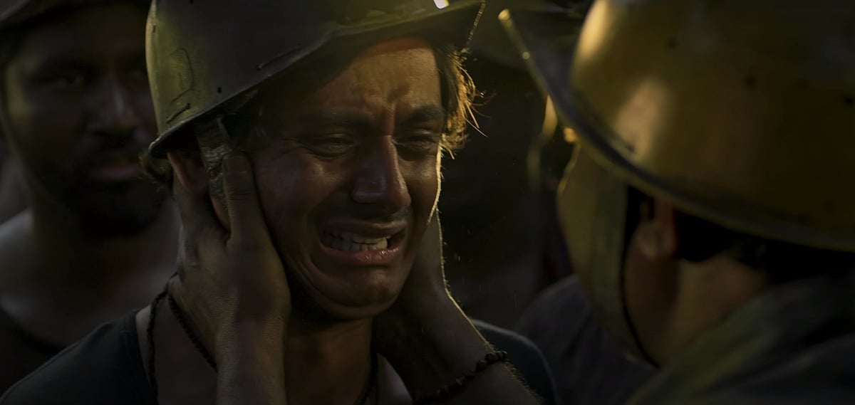 Mission Raniganj Review: An Exceptional Story Of Courage Gets Lost In ...