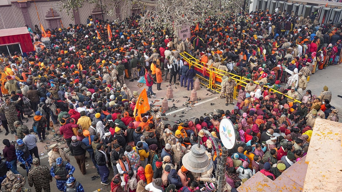 Photos: Hundreds of Devotees Throng Ayodhya's Ram Mandir Day After ...